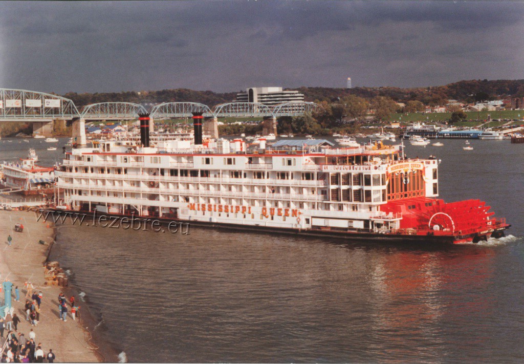 Steam paddle boat - Photo Gallery - Schram